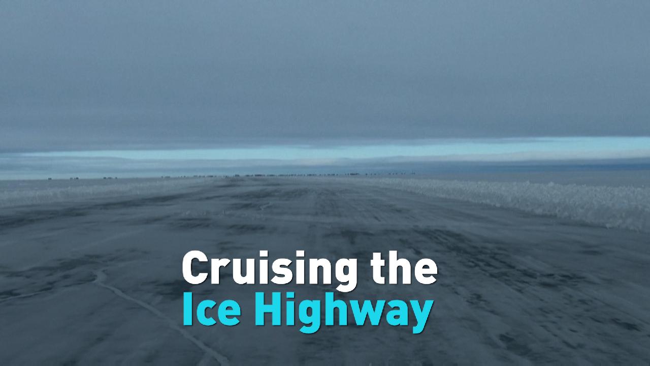 Highway made of ice takes motorists across frozen lake in U.S. - CGTN